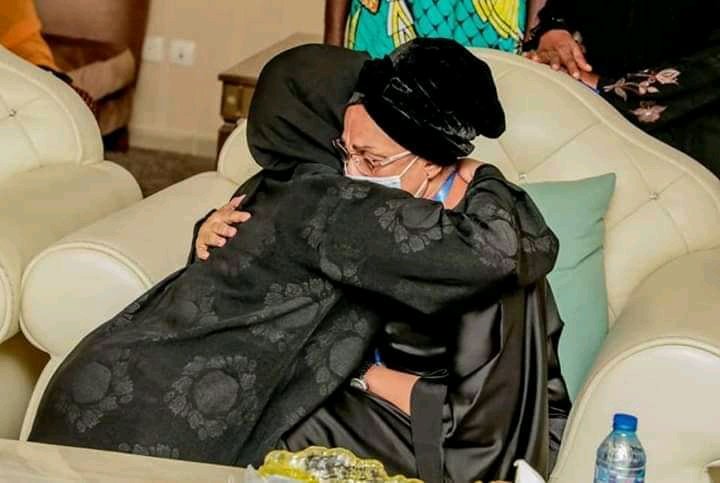 VIDEO: Ajimobi's Wife Blasts Oyo Deputy Governor During Condolence Visit – The Whistler Newspaper