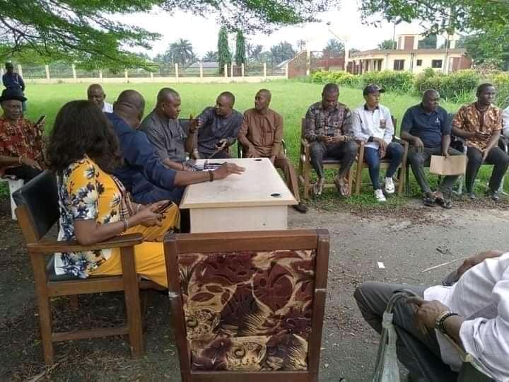 PHOTO NEWS: LG Chairman Sits Under Tree On First Day In Office – The ...