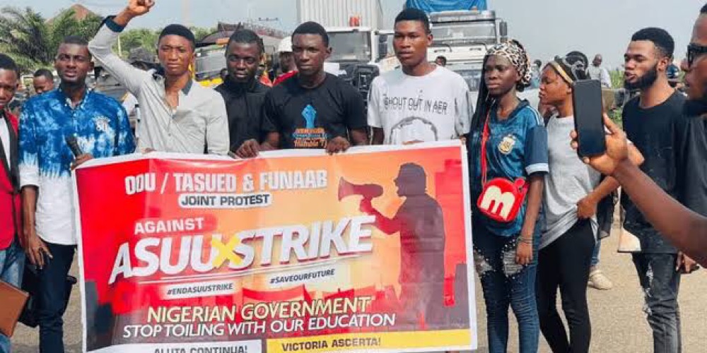 ASUU Strike: Undergraduates Block Benin-Sagamu Expressway – The ...