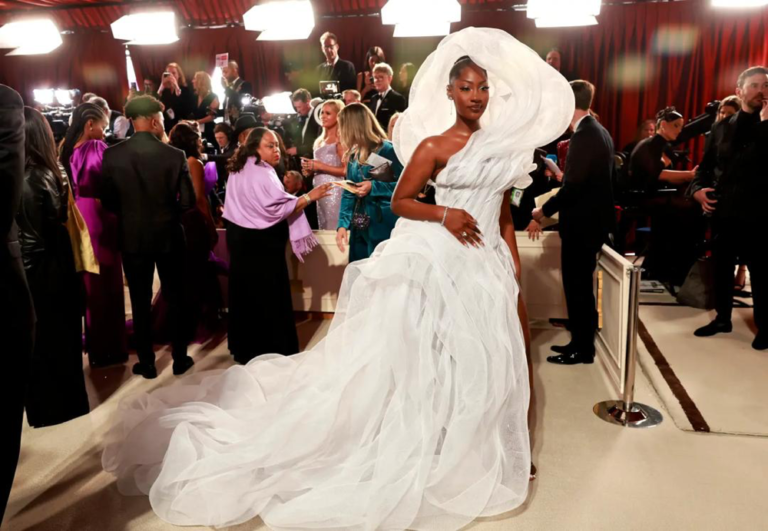 Tems Under Fire For Wearing 'Nonsense' View-Blocking Outfit At Oscars ...