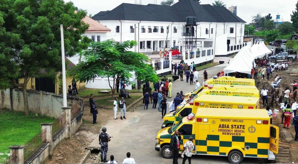 Otti Commissions Rebuilt Aba South Office Destroyed By ENDSARS – The ...